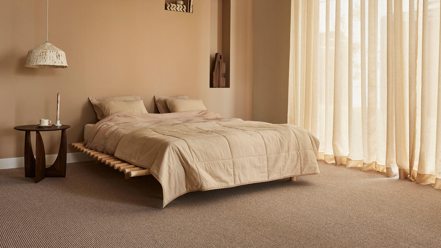 Combine the natural and trendy colours of Studio for a natural look.